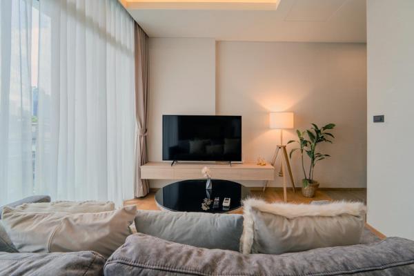 Panoramic 2br Ekkamai With Infinity Pool - Bangkok