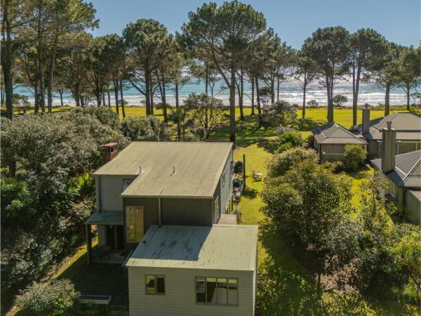 Pine Haven - Matarangi Holiday Home - Coromandel
