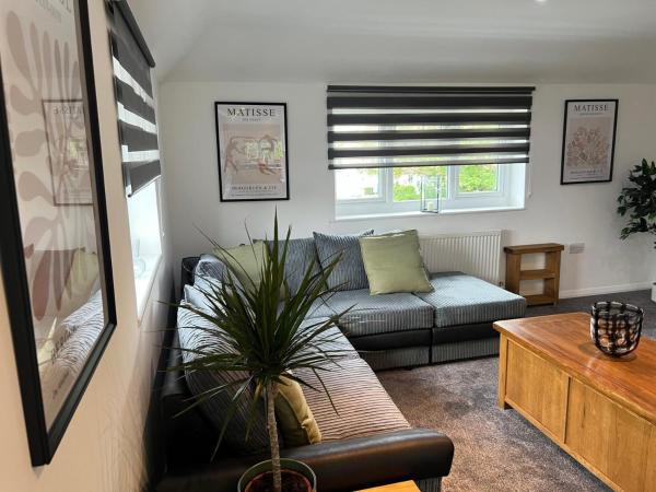 Gatwick 2 Bed Apartment 4 - Redhill