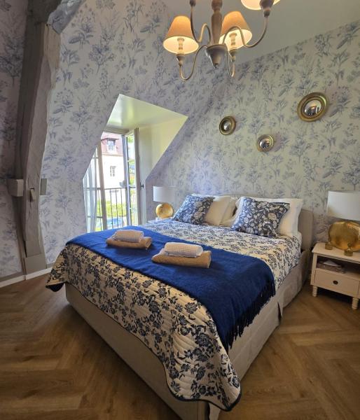 Agnes Little Corner - Honfleur