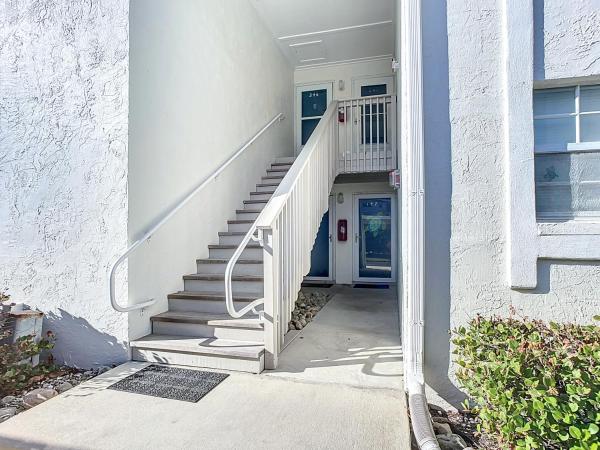 Cottage By The Sea 146 - New Smyrna Beach, FL