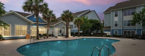 New Modern Stay Across From Unc-p With Pool & Gym - Pembroke, NC