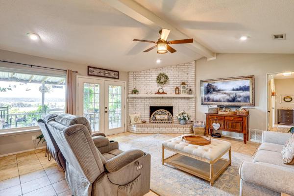 Beautiful Country Home On Secluded And Gated Acreage - Clifton, TX