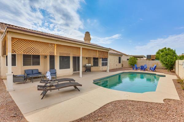 Fenced Backyard Oasis Pet-friendly Avondale Home - Avondale, AZ