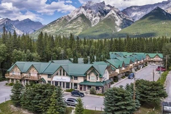 Banff Woods Lodge - Banff