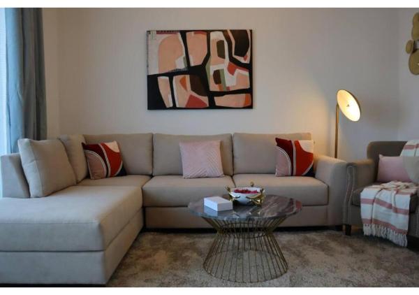Divine 1br Apartment - Comfortable Stay In Al Reef Downtown Community - Aéroport d'Abou Dabi (AUH)