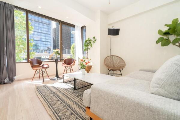 4 Min Walk To Otemachi Station! 12 Min Walk To Tokyo Station! Spacious 3ldk, Large Glass Windows With Good Lighting, Elevator, Convenient Transportation, Walking Distance To The Imperial Palace! - Shinagawa
