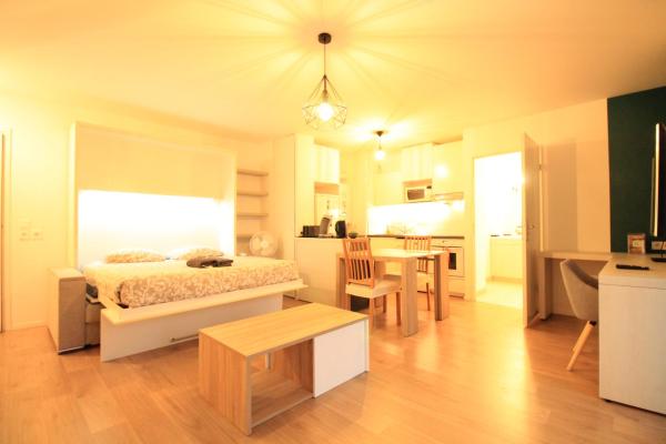 Luxe Neuf - 8mn Pied Rer C-paris-eiffel Tower, Parking Rue Gratuit, Balcon Privé, Matelas Bultex 160x200, Ascenseur, Hôpital D'arpajon - Brétigny-sur-Orge