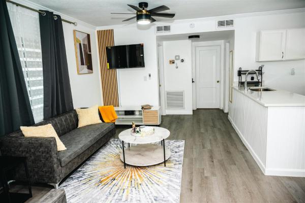 Serenity Suite - Jacksonville