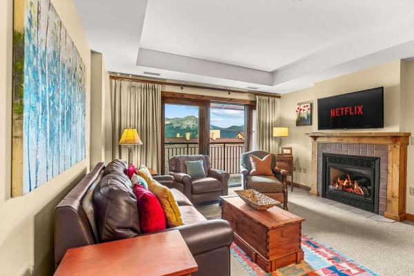 2 Bedroom 3 Bath Amazing View Base Area Luxury - Crested Butte, CO