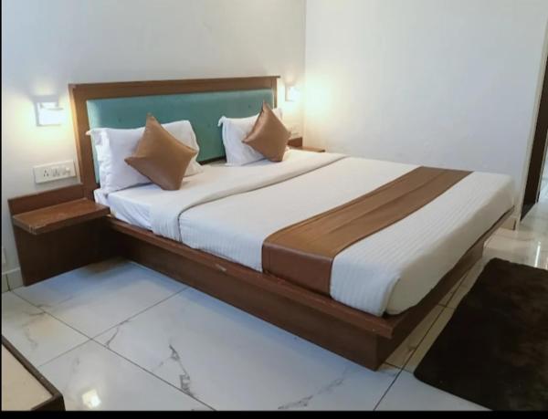 Hotel Park Land - Zirakpur