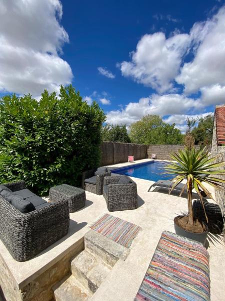 Gîte "La Petite Pompe" Avec Piscine Et Spa - Indre