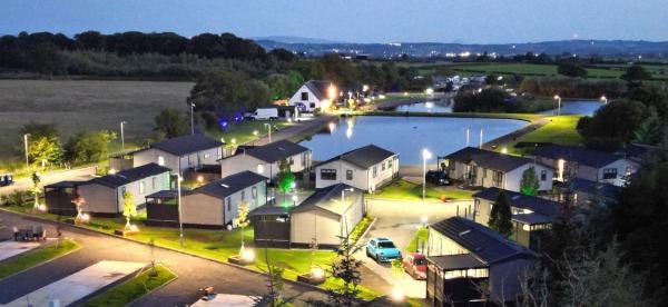 Arranview Lochside Pods & Lodges All With Private Hot-tubs - Kilmarnock