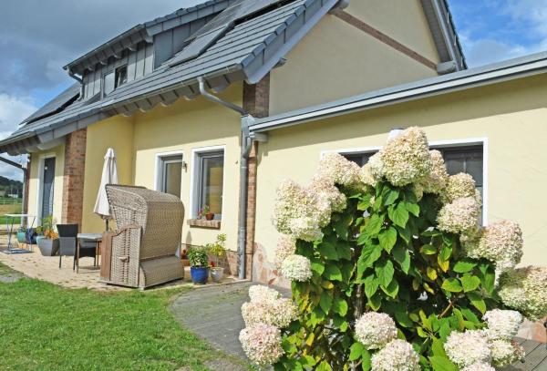Schöne Maisonette-ferienwohnung Am Selliner See Mit Terrasse - Baabe