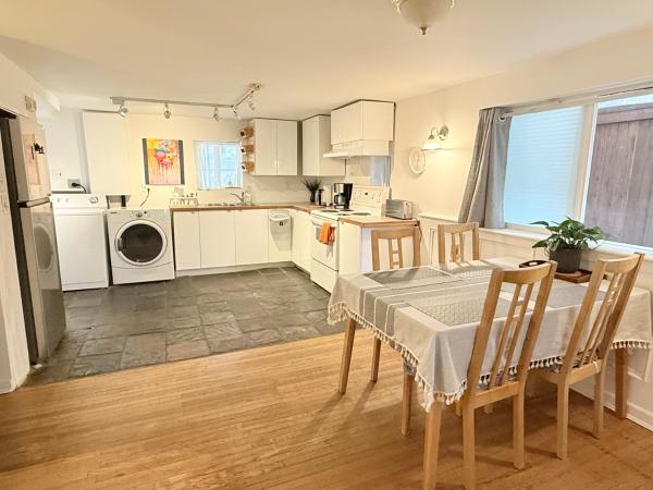 Kits Beach Suites - 2br - Richmond