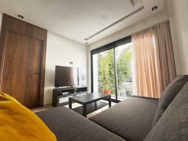 Cozy Green Studio - Self Check In, Prime Location, Free Parking - Casablanca