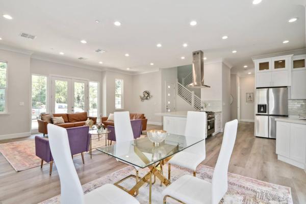 The Salma Plan: 4br/3.5ba, 2600 Sq Ft, Near Campus - 우들랜드