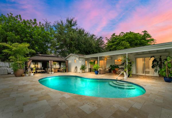 Green Paradise Villa With Pool & Jacuzzi - Dania Beach, FL