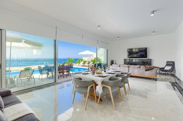 Exclusive Villa On The Seafront ! - Paphos
