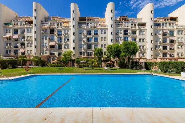 Amplio Apartamento Con Piscina Y Parking En Torremolinos - Torremolinos