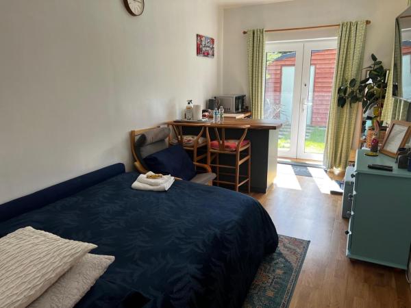 Cherry Hill Studio - Perfect For Festival Goers - Reading