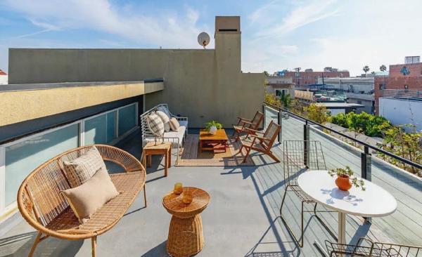 Modern Two Bedroom Loft Condo In Venice - Los Angeles, CA