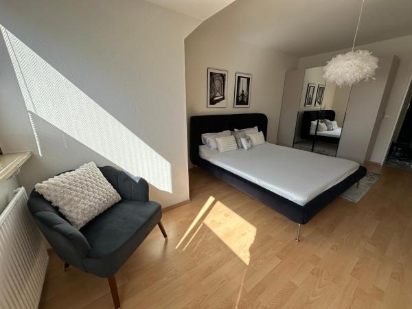 2 Zi Wohnung, Zentrale Lage Mit Parkplatz, 15 Min Vom Hbf Hamburg - Altona