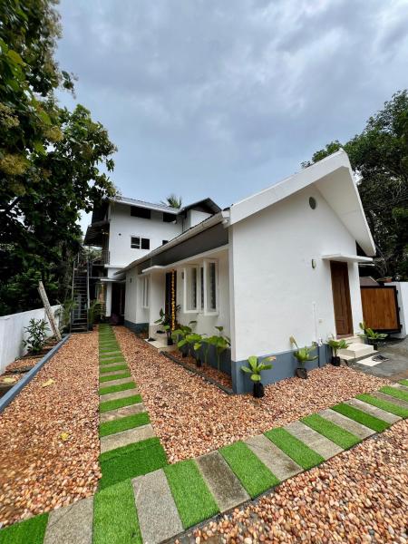 Little Chandhana Guest House - Kottayam