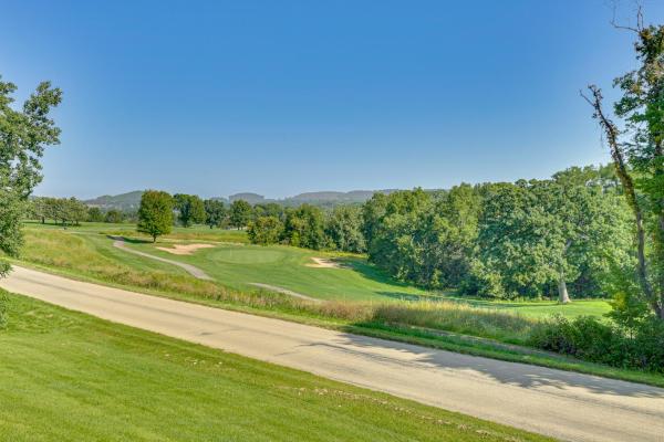 Galena Townhome W/ Indoor Pool Access & Views - Galena, IL