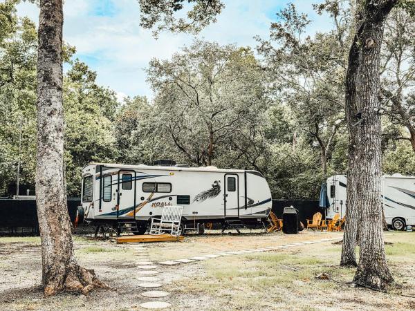 Nicevilles' Hidden Backyard Camper - Destin, FL