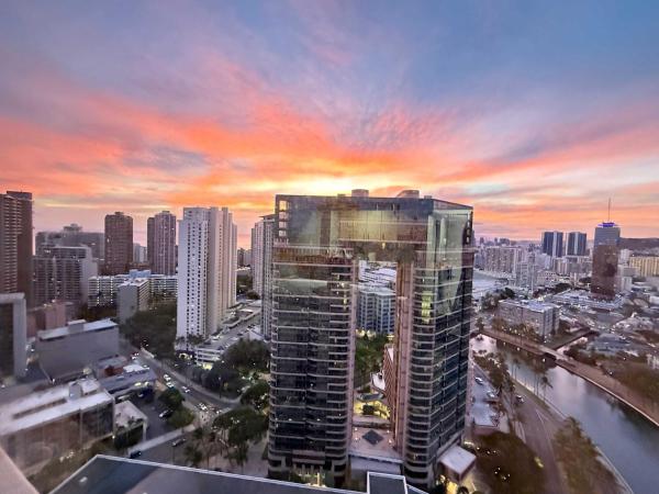 Brand New Waikiki 2bd 2ba Ocean City View - Honolulu