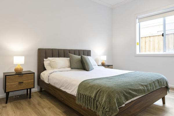 Family Home With Yard Near Armstrong Creek - Ocean Grove