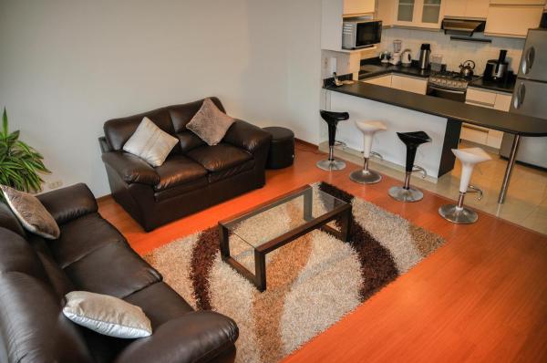 Upscale Miraflores Airbnb: Secure, 24x7 Guards - Lima