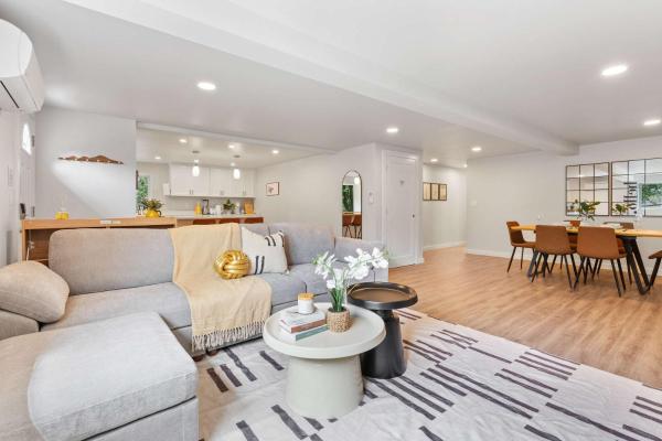 Bellevue 3br Retreat Walk To Trails & Near Lake - Renton, WA