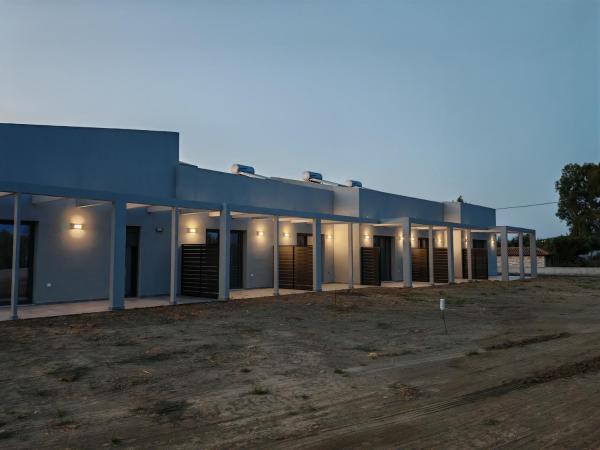 Olympic Flames Suites - Пиргос