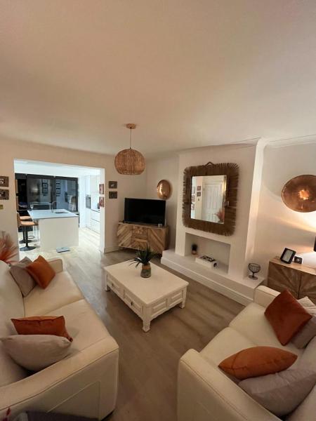 Spacious 4br 2 Baths House, Near Canary Wharf Dlr Access - London