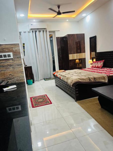 Galaxy Royal Studio 1 - Noida