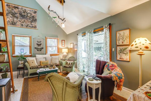 Unique & Artistic Retreat Near Rehoboth Beach! - Delaware