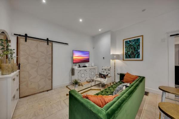 Comfortable 2br Near The Beltline W Fireplace - Atlanta, GA