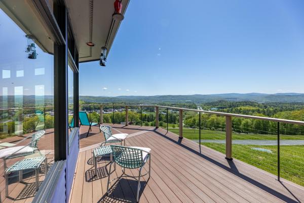 Private Deck Facing The Green Mountain Valley - Hanover