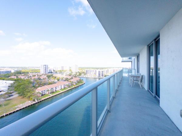 Luxury 3-bedroom With Breathtaking View - One Free Valet Parking - North Miami Beach, FL