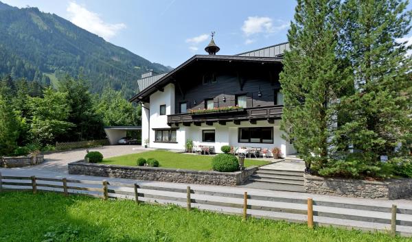 Alpin Hotel Garni Eder - Private Living - Mayrhofen