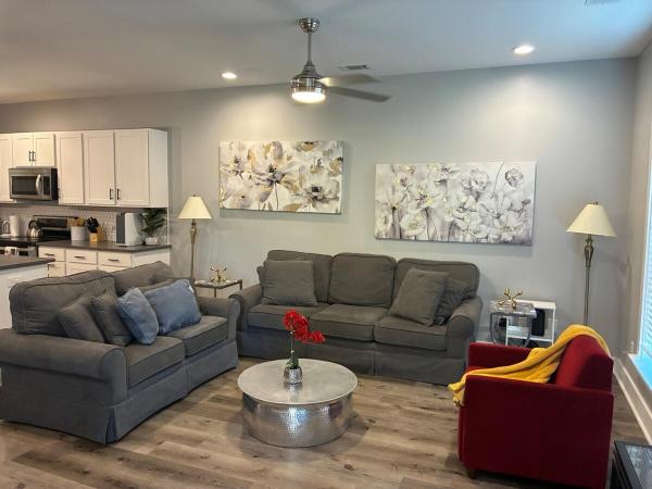 Modern Near Downtown Hospitals Greenville Stay - Greenville, SC