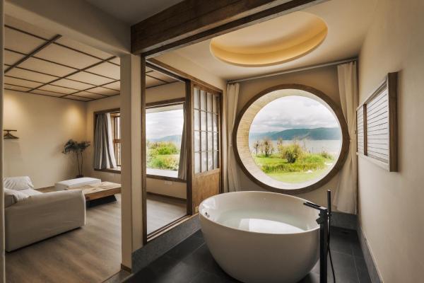 Finding A Coffee B&b With Free Time - Dali