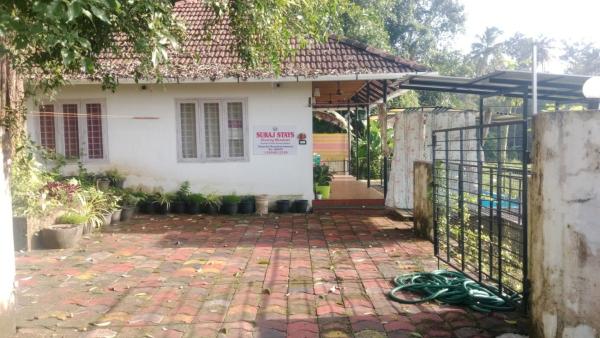 Suraj Stays Glowing Meadows - Cochin