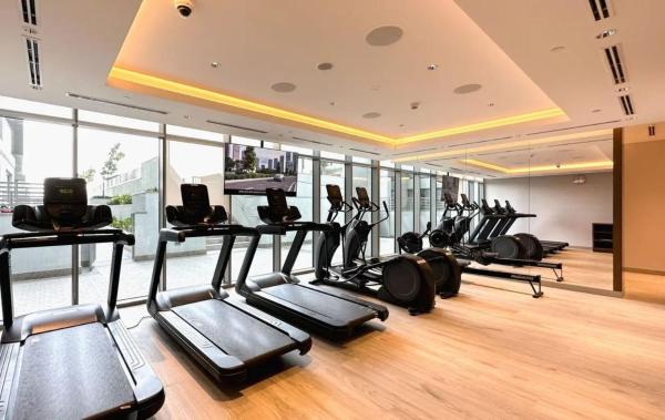 Elegant 1br Plus Guest Study Room At Sobha Waves - Luxury Stay - Dubai Airport (DXB)