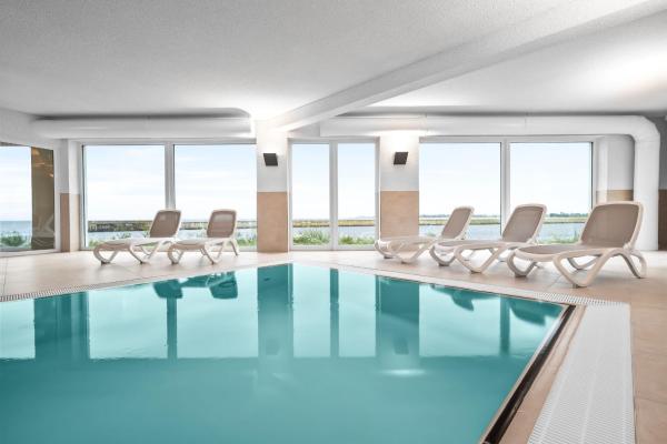 Hafenloge - Ostseeblick, Terrasse, Erste Reihe, Fahrstuhl - Waabs