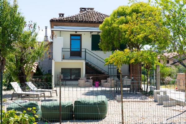Casa Di Mia Zia Bed & Wine - Villa Uve - Alba