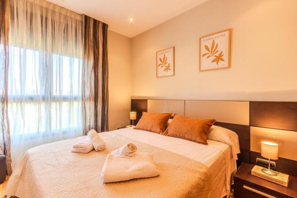 Urbanization With A Pool Near The Airport - Elche