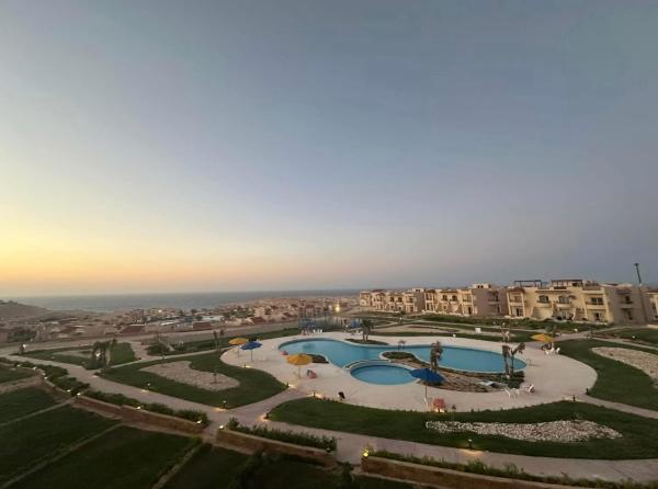 شاليه بقرية كورال هيلز الساحل الشمالي برأس الحكمة - Egipto